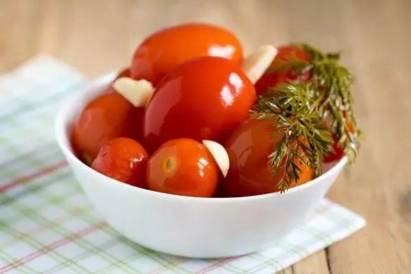 Marinovana Tomati.