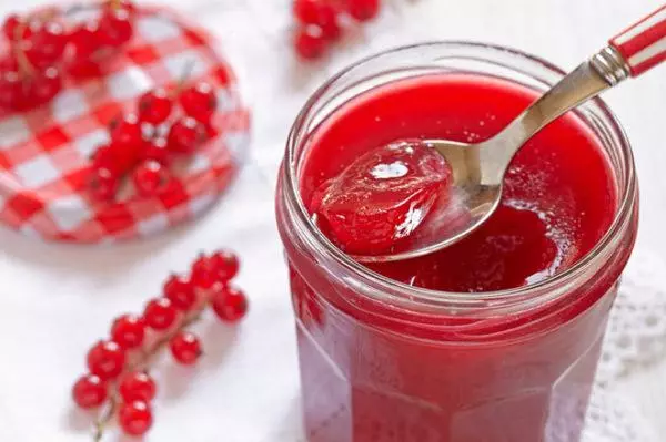 Gooseberry jelly dengan kismis merah