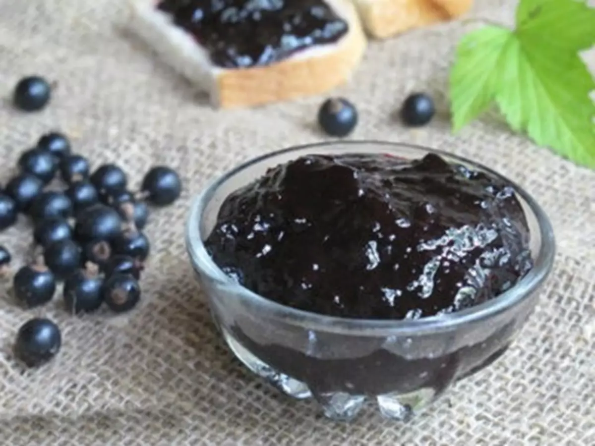 Gooseberry jelly dengan black currant