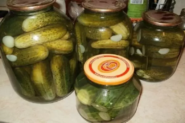 Cucumbers Snámha