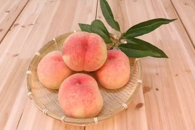 Neundeun peaches