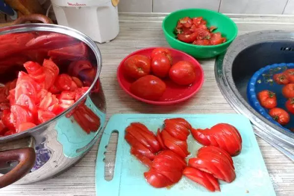 Koupe tomat