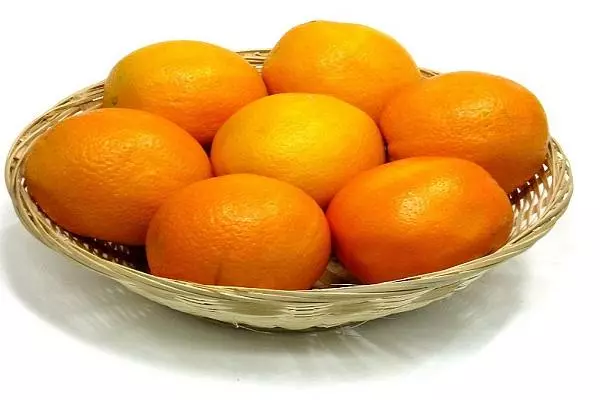 Orangen an engem Kuerf