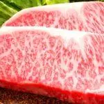 Márvány tehén: A legjobb fajták és finomságok a termesztés, a pluszok és a húsok hátrányai 5579_11