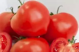 Nkọwa nke tomato Azuv, na-eto eto na ndị na-elekọta anya