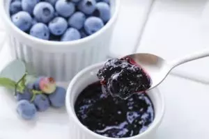 Riċetta sempliċi għat-tisjir ġamm mill-blueberries għax-xitwa