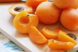 Apa sifat yang berguna dan membahayakan aprikot kesihatan dan bagaimana menggunakannya
