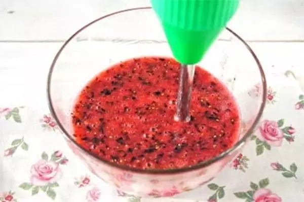 Currant սրբել բլենդերը