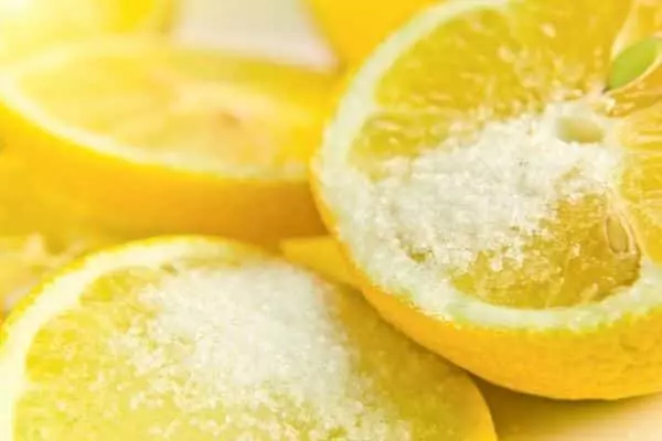 Sakhar'da limonlar.
