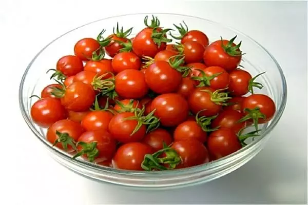 Väike tomat.