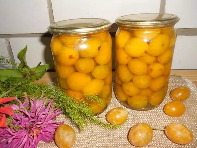 Plums yumuhondo