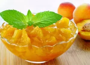 สูตรง่าย ๆ สำหรับทำอาหารติดจากลูกพีชพร้อมส้มสำหรับฤดูหนาว