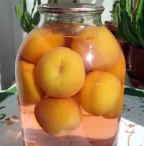 冬のための滅菌なしに桃からのコンポーネスを調製するためのレシピ