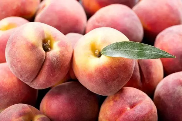 Fruits Peach.