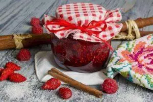 Iresiphi ye-2 ephezulu yokupheka i-jams ukusuka kwi-strawberries kunye ne-raspberries ebusika