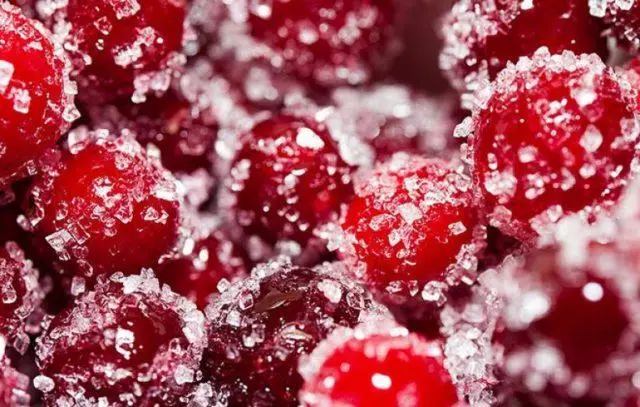 Lingonberry dengan gula