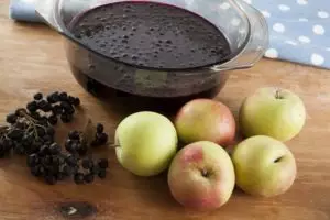 겨울을위한 사과와 블랙로드에서 잼 요리를위한 간단한 조리법