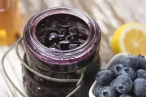簡單的烹飪食譜從藍莓冬季堵塞