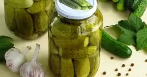 Ntụziaka dị elu 15 maka na cucumbers na citric acid maka oge oyi na 1-3 lita