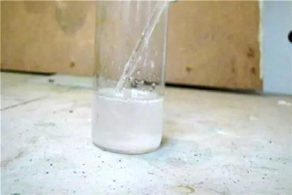 Acetate aluminium