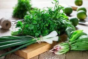 Рецепти, како дома да солен зеленчук за зима во банките