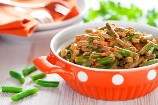Kacang asparagus dalam mangkuk