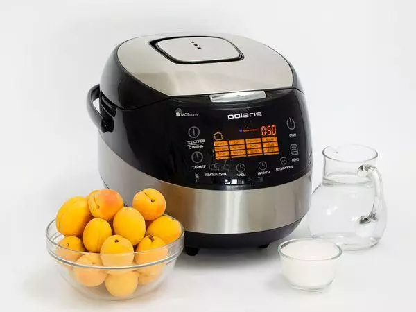 Multicooker sareng aprikot