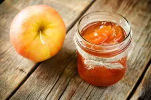 Top 10 resepten koken jam-fiif-minút appels foar winter