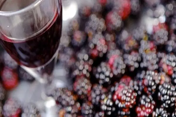 Wine from blackberry