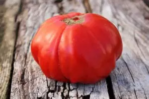 Descrición da variedade de tomate Siberian Trump Card e as súas características