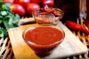 Stap voor stap recept voor het maken van ketchup met kaneel voor de winter