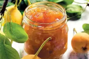 Einfaches Rezept für Birnen mit Orangen für den Winter