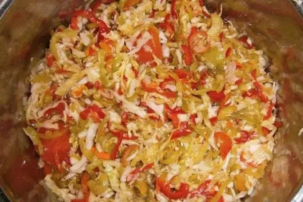 Awọn tomati ati zucchini