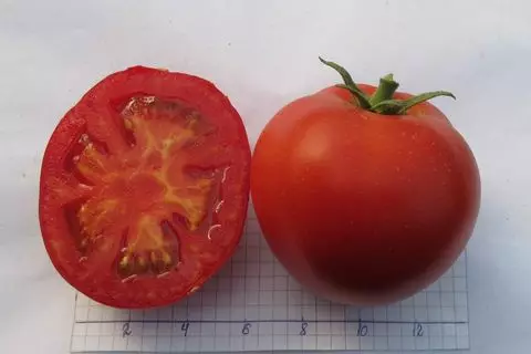 Tomato lumalaki