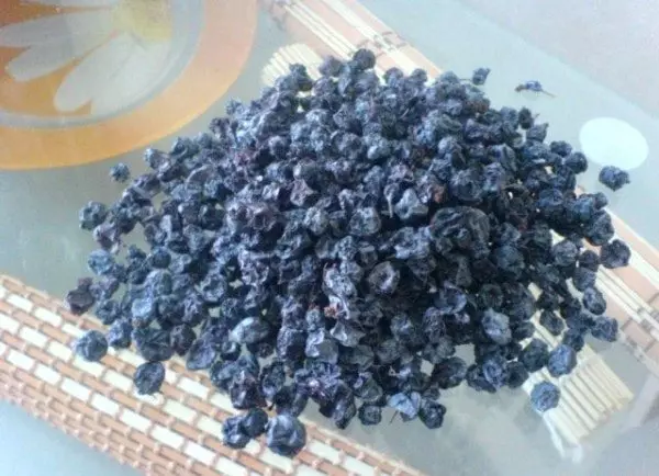 Кургатылган blueberry