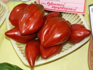 Varianter, egenskaber og beskrivelser af svigagtige sorter af tomater, deres udbytte og dyrkning