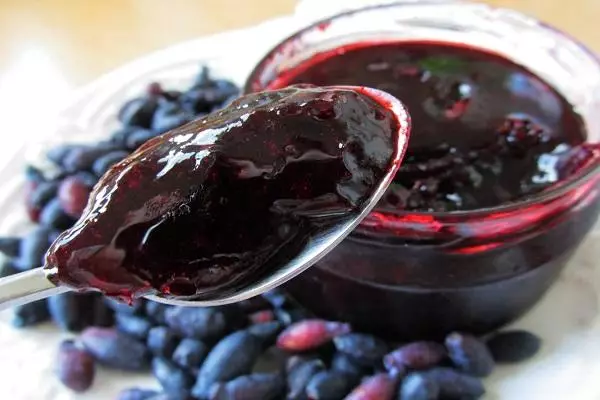 Confiture dans une cuillère