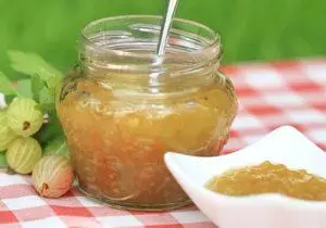 सर्दियों के लिए काले currant और gooseberry से शीर्ष 2 नुस्खा जेली