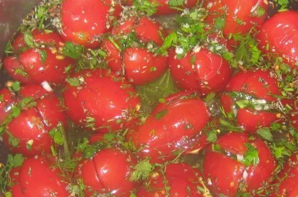 Tomates avec des verts