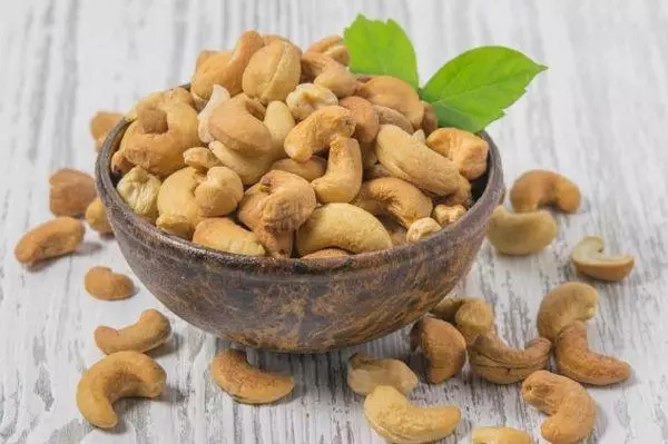 Mga cashew nuts